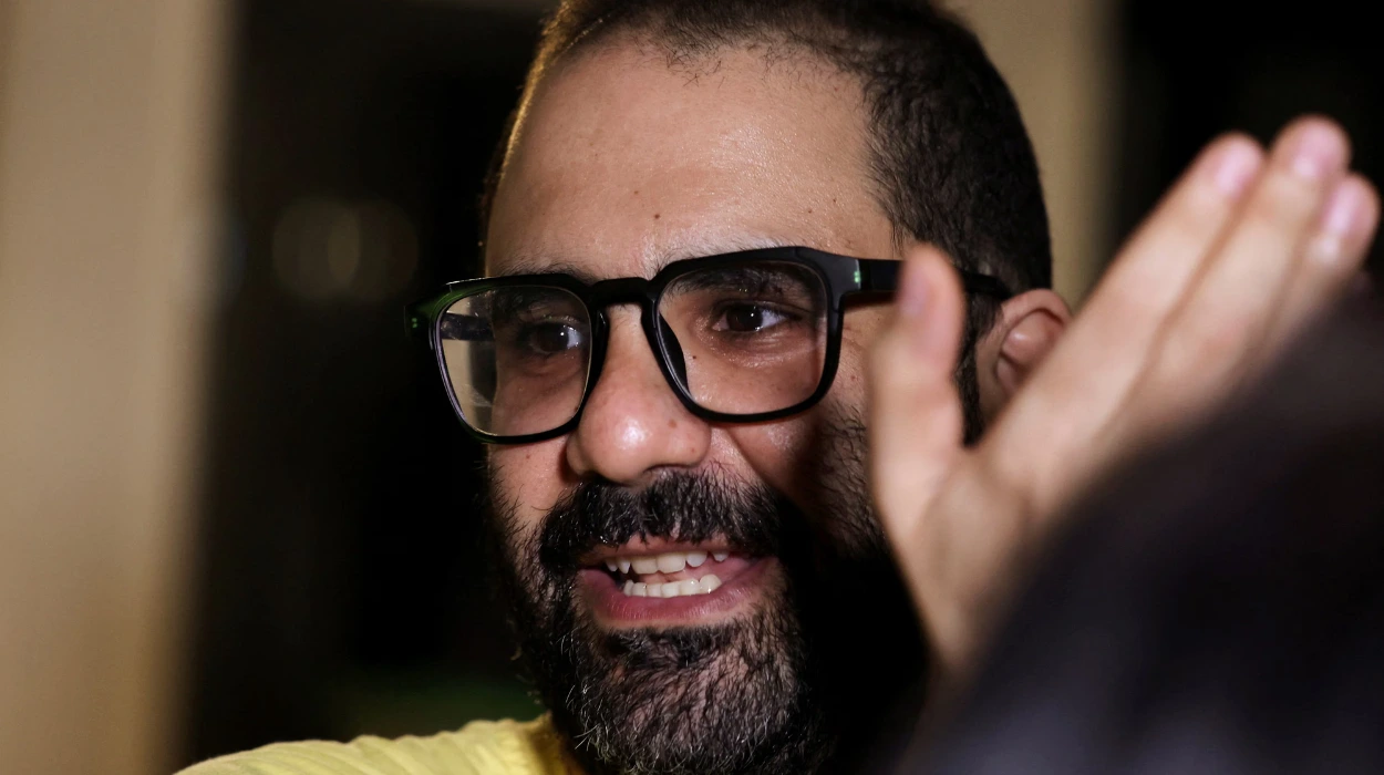 Alaa Abd el-Fattah Reunites with UK Family Post-Prison